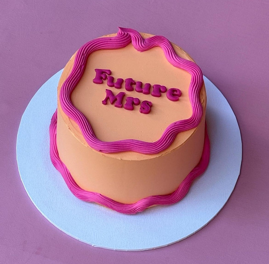 Minimal Cakes – Sweet Peach Bakes